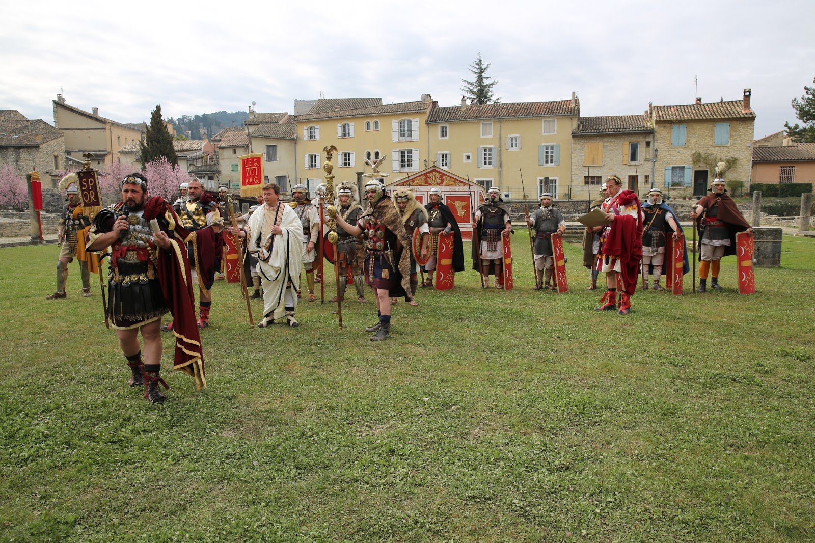 AUGUSTUS CAESAR PRAETORIA: A LA RENCONTRE DE L'EMPIRE ROMAIN 2013, UN ...