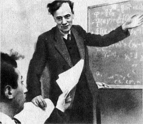 ΑΓΓΙΓΜΑ ΦΥΣΙΚΗΣ...: Σαν σήμερα...1908 γεννήθηκε ο Lev Landau.