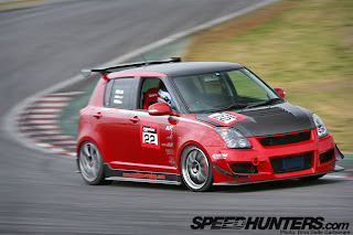 Swift R Brothers: Suzuki Swift Sport circuit driving
