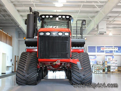 Tractors - Farm Machinery: Versatile 550 Delta Track