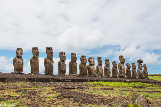 ISLA DE PASCUA Y SUS 15 MOAI. AHU TONGARIKI | Andén 27