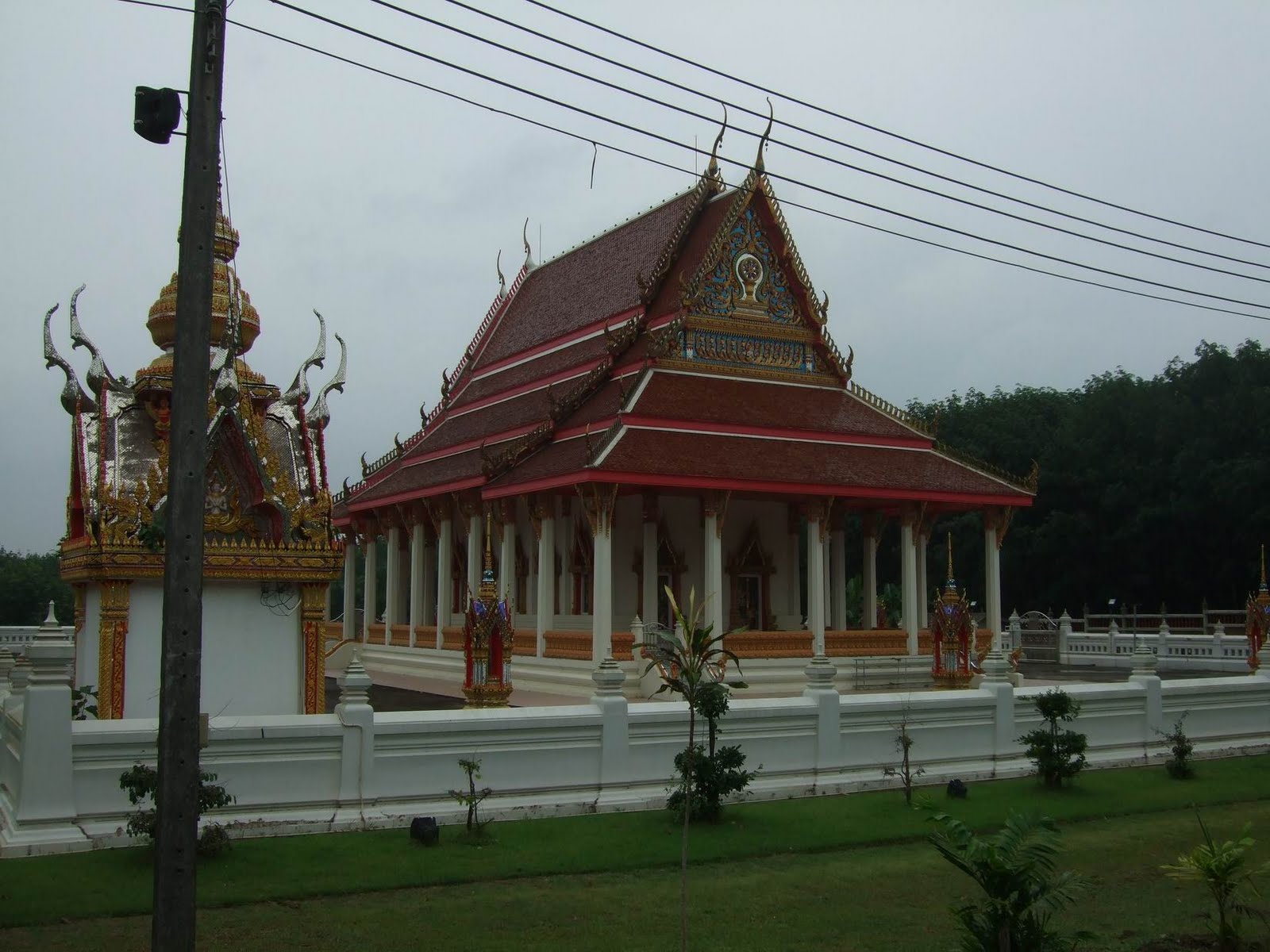 Wayne's Dhamma Blog 水月佛法博客: Wat Chum Saeng in Rayong