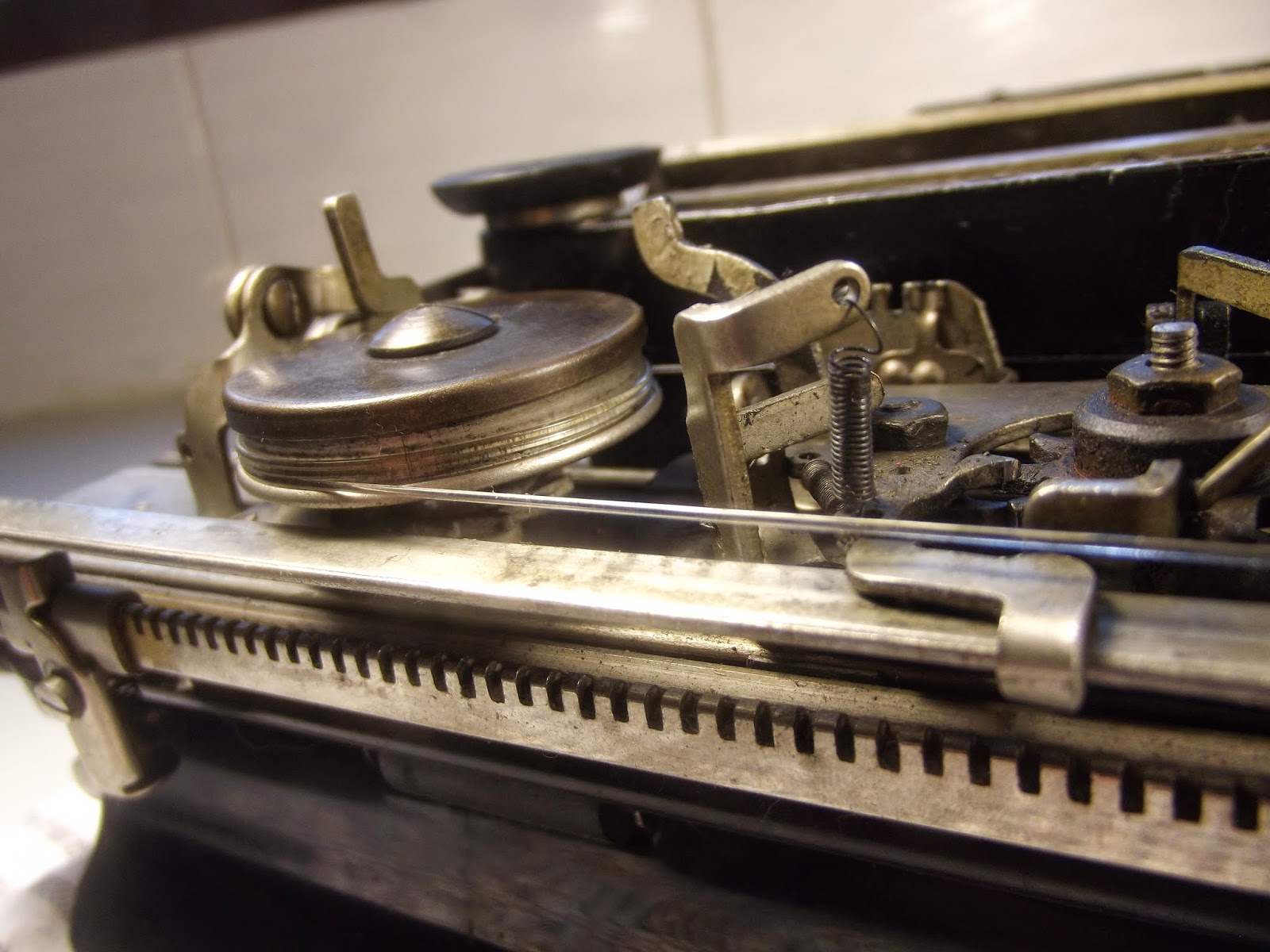 oz.Typewriter: Anatomy of a Fox No 1 Portable Typewriter