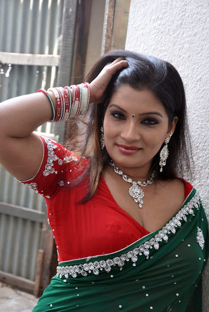 Kumtaz Spicy Stills | Tamil Movie Posters Images Actress Actors wallpapers