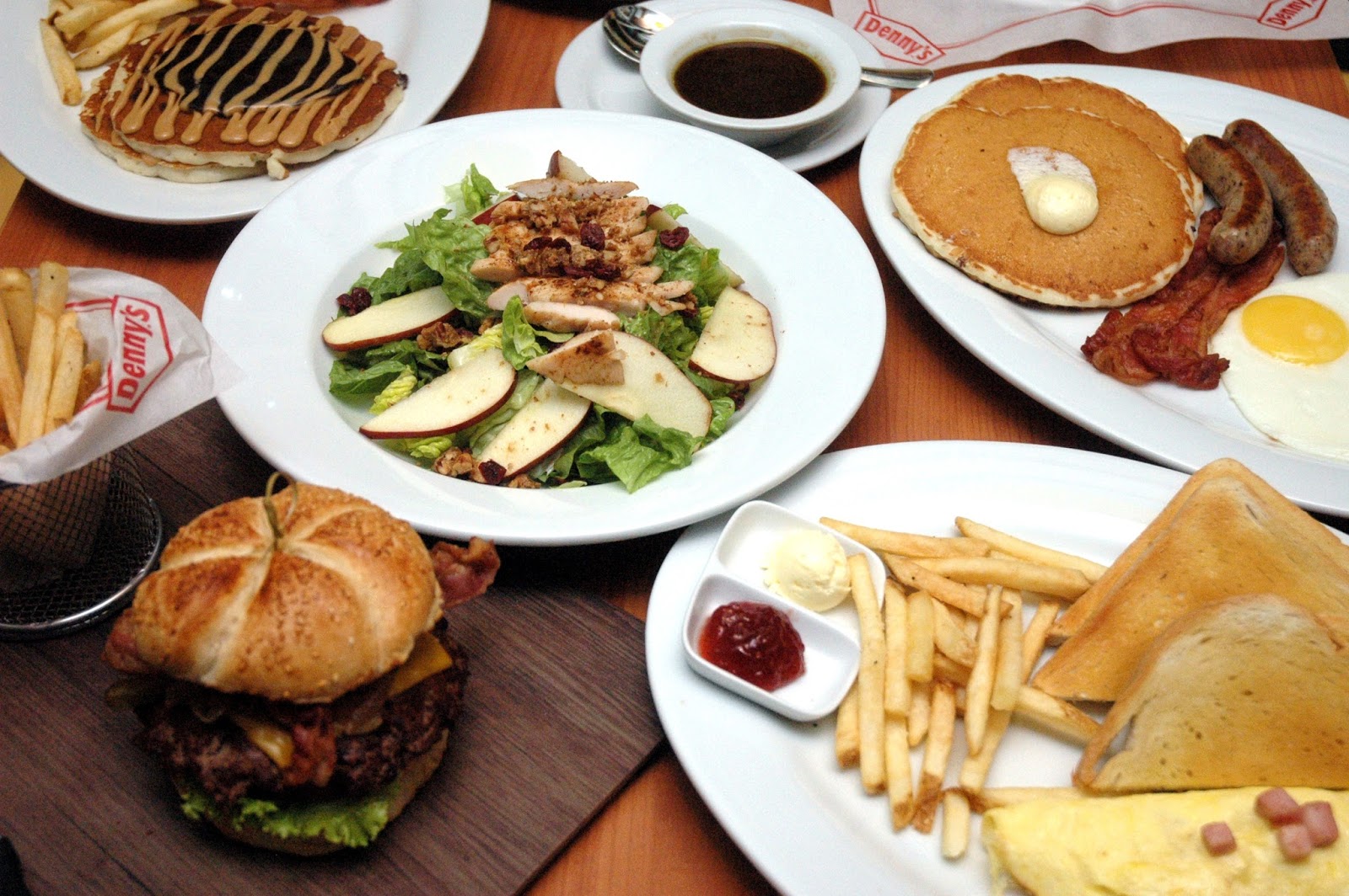 DUDE FOR FOOD: America's Diner is Finally Here: Denny's Opens First ...