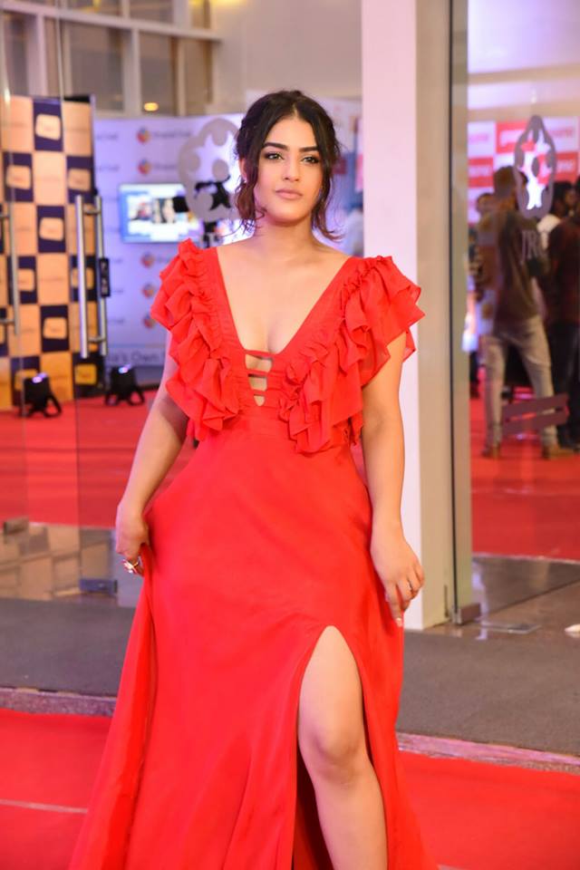 Kavya Thapar Latest Photos.