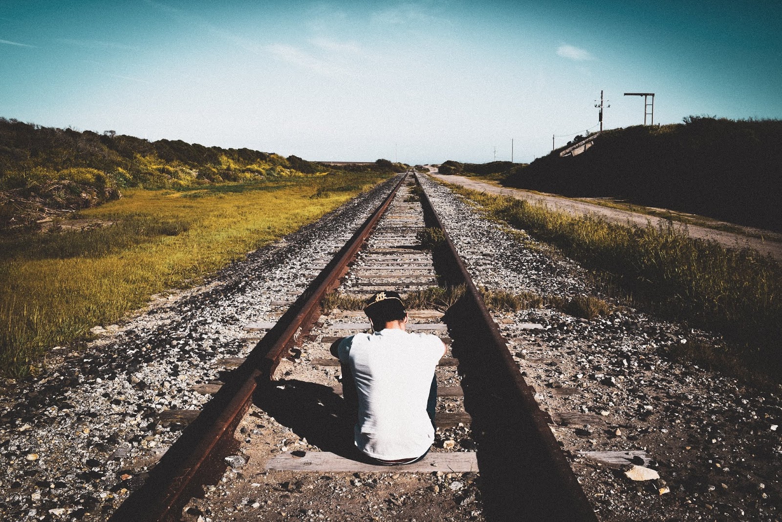 "Lose track" nghĩa là gì?