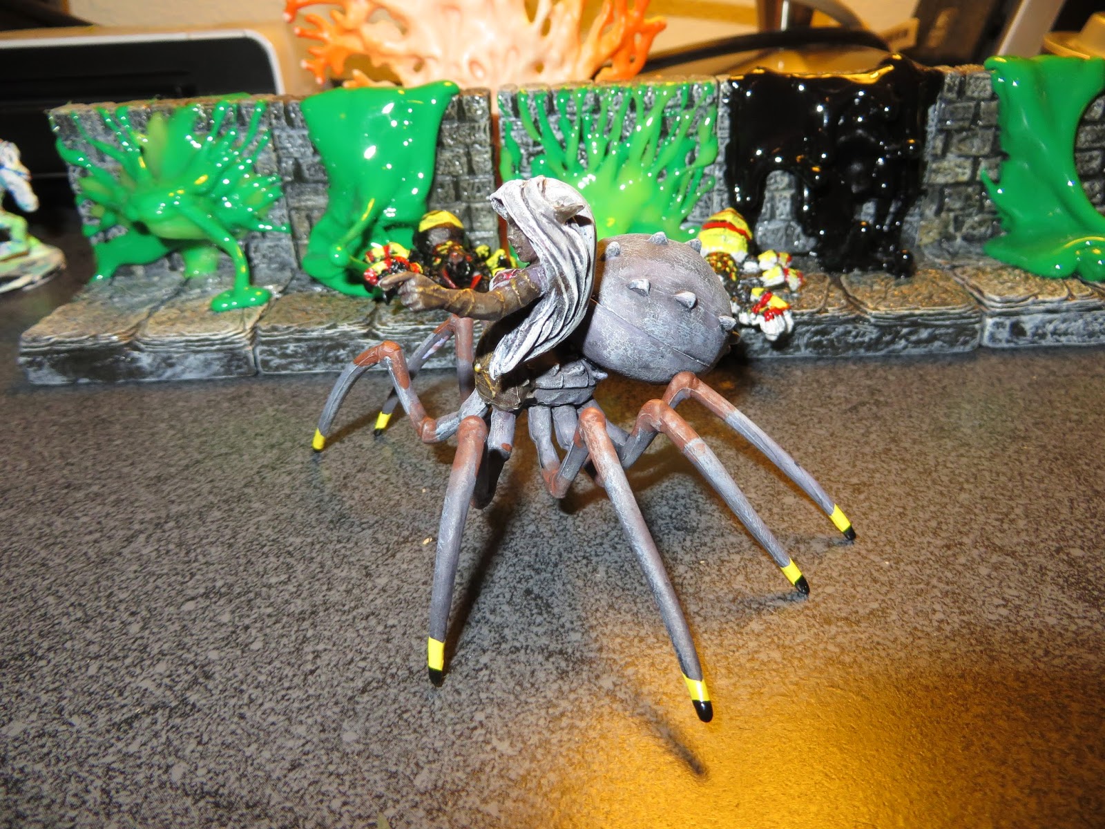 Real Minis: Reaper bones - 77180 - Shaerileth, Spider Demoness PG-13