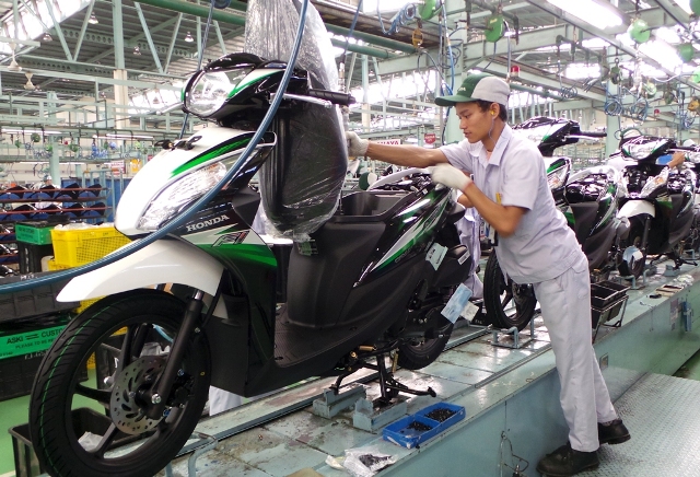 Spacy Helm in PGM-FI Tampilan Baru - Dealer Honda Made Ferry Motor - Bali