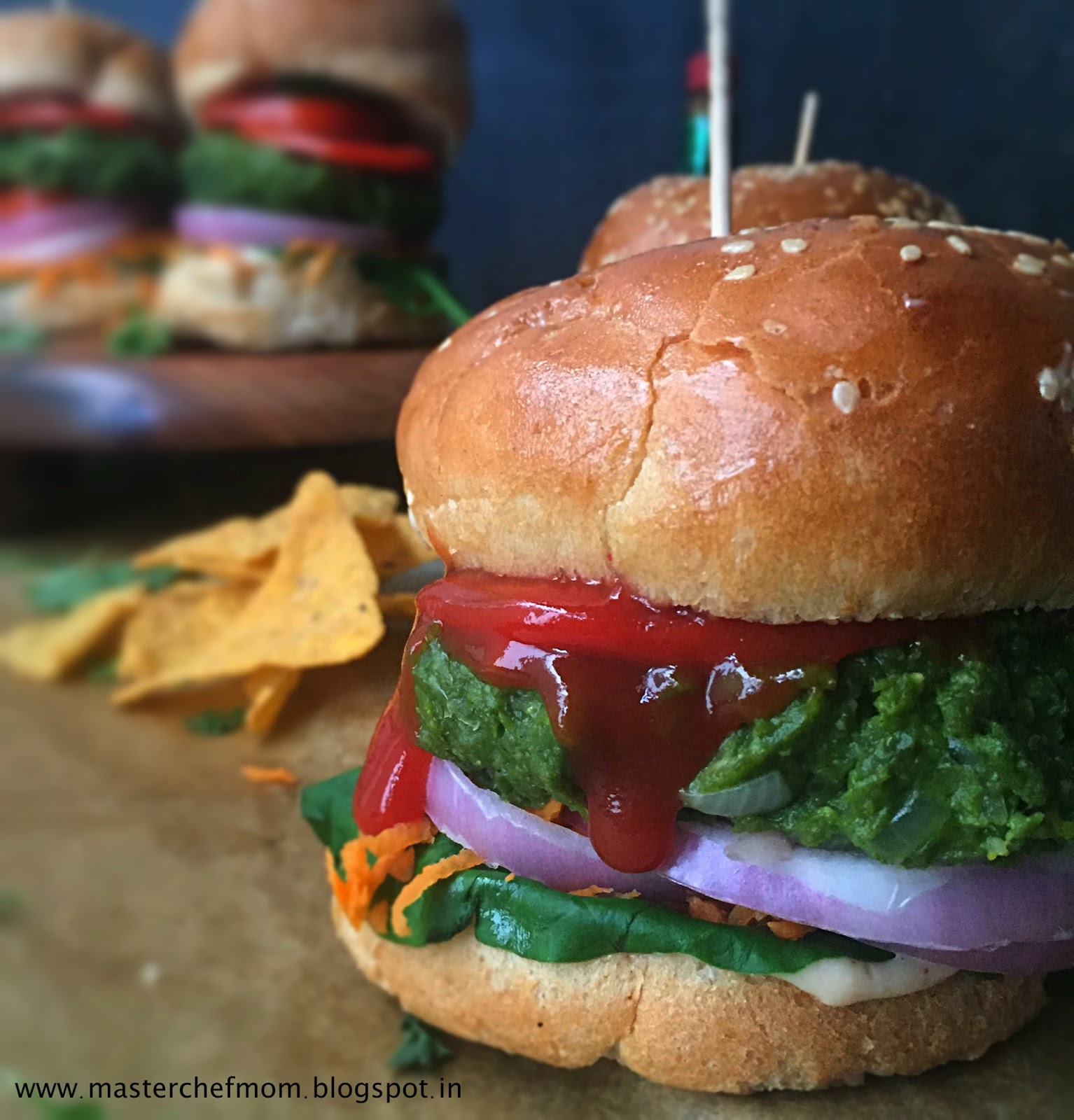 MASTERCHEFMOM: Spinach Shawarma Burger | Vegan Burger | How to make ...