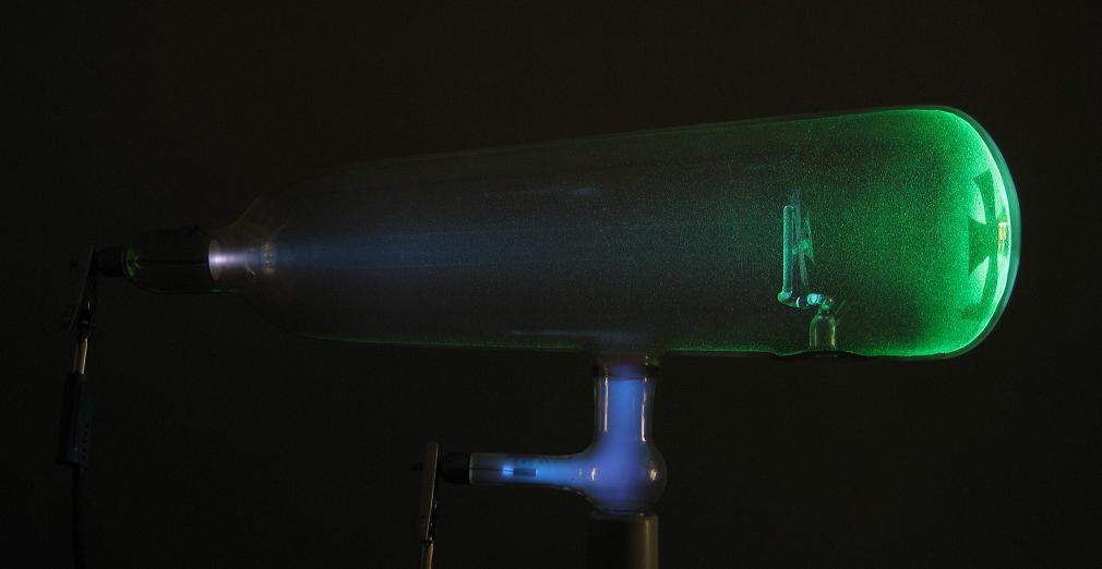 nikola tesla- mistrz błyskawic: Discovery of X-rays