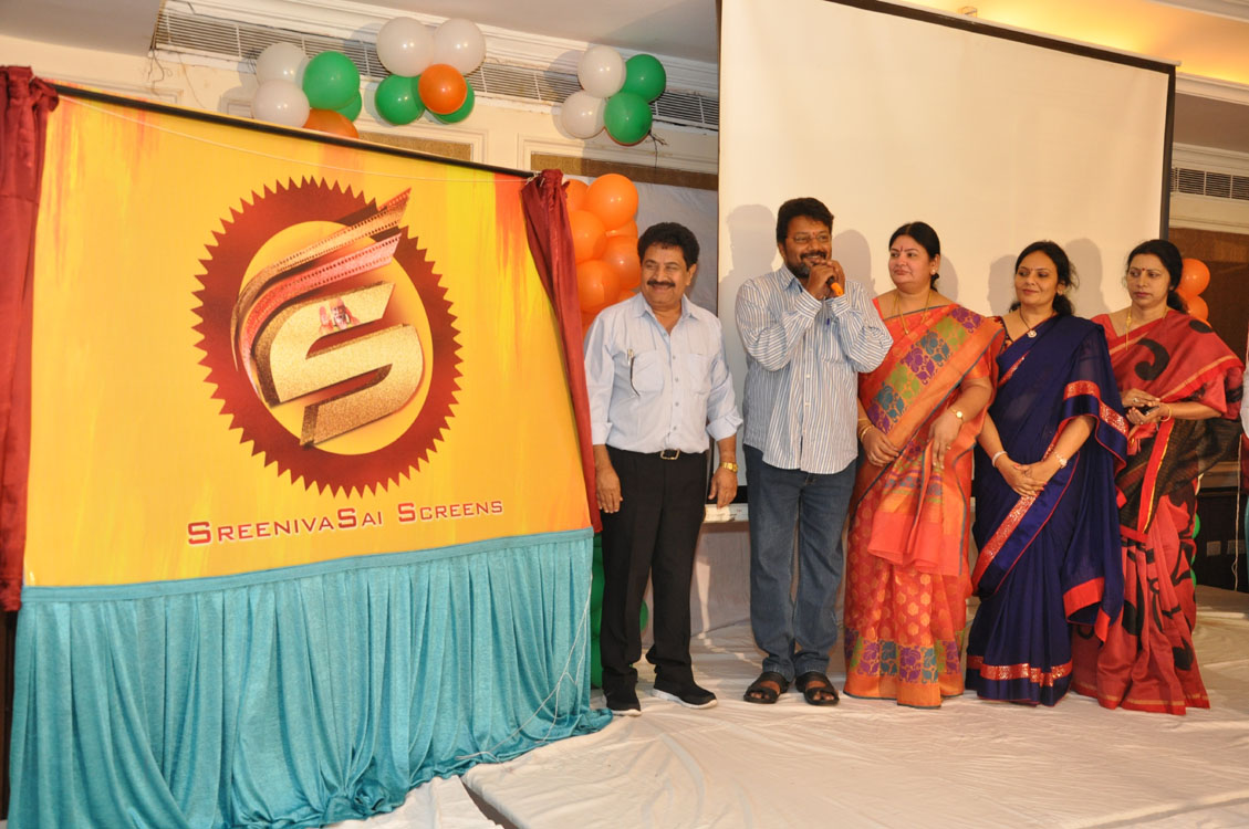 Garam movie first look launch photos