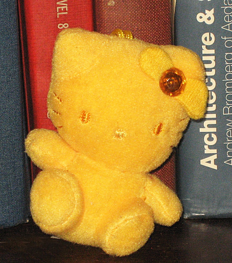 Percy's Fast Food Toy Stories : Yellow Hello Kitty 2004 - McD