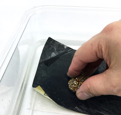 Resin and Chip Heart Jewelry and Home Decor Tutorial / The Beading Gem