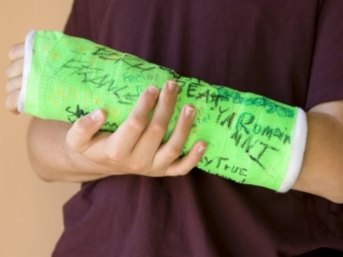 Logística Hospitalar e Saúde: Como aliviar a coceira dentro do gesso ...