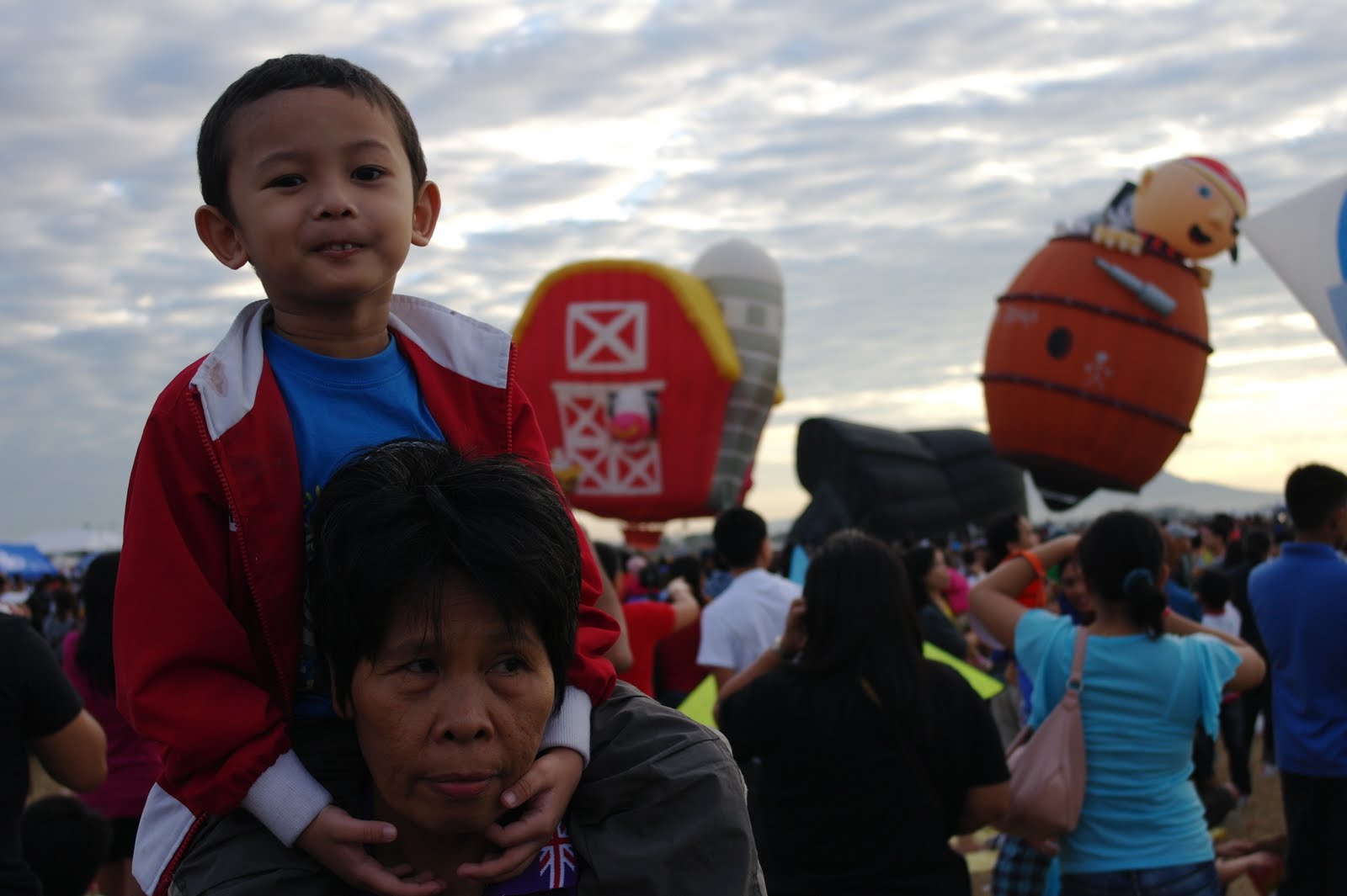 Zamora Family: Hot Air Balloon/Nayong Pilipino - Clark
