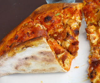 The Rochester NY Pizza Blog: Sully's Pub: Buffalo Chicken Pizza