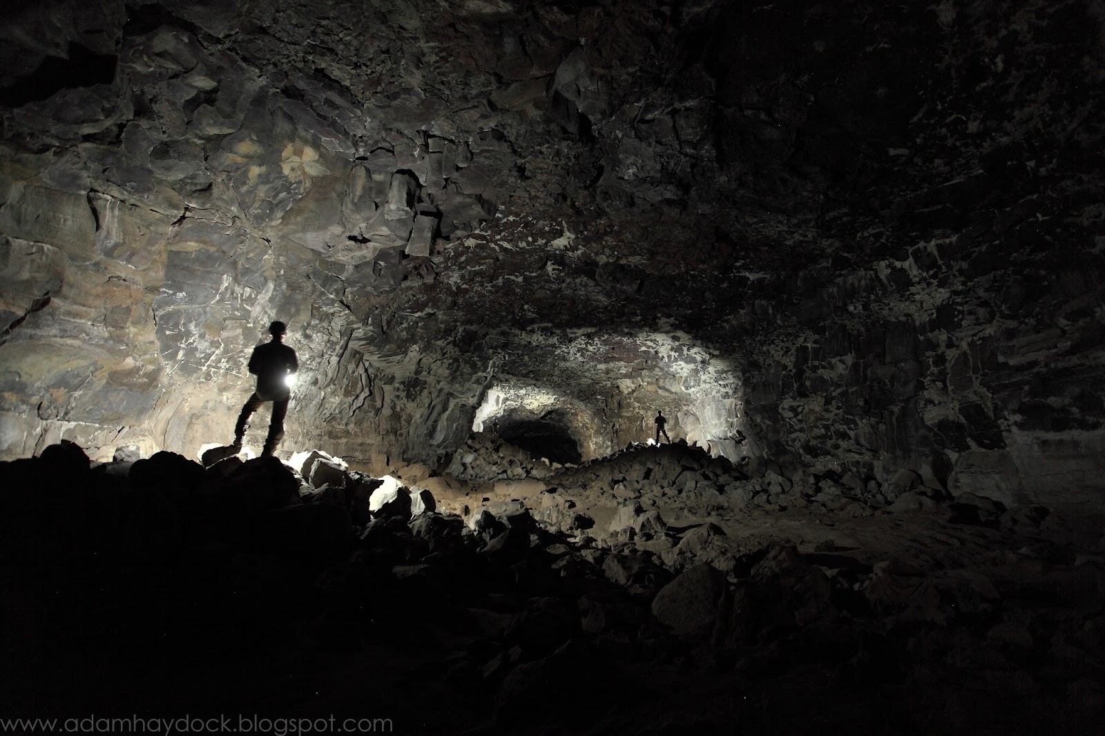 POT-O-GOLD LAVA TUBE CAVE, IDAHO - ADAM HAYDOCK