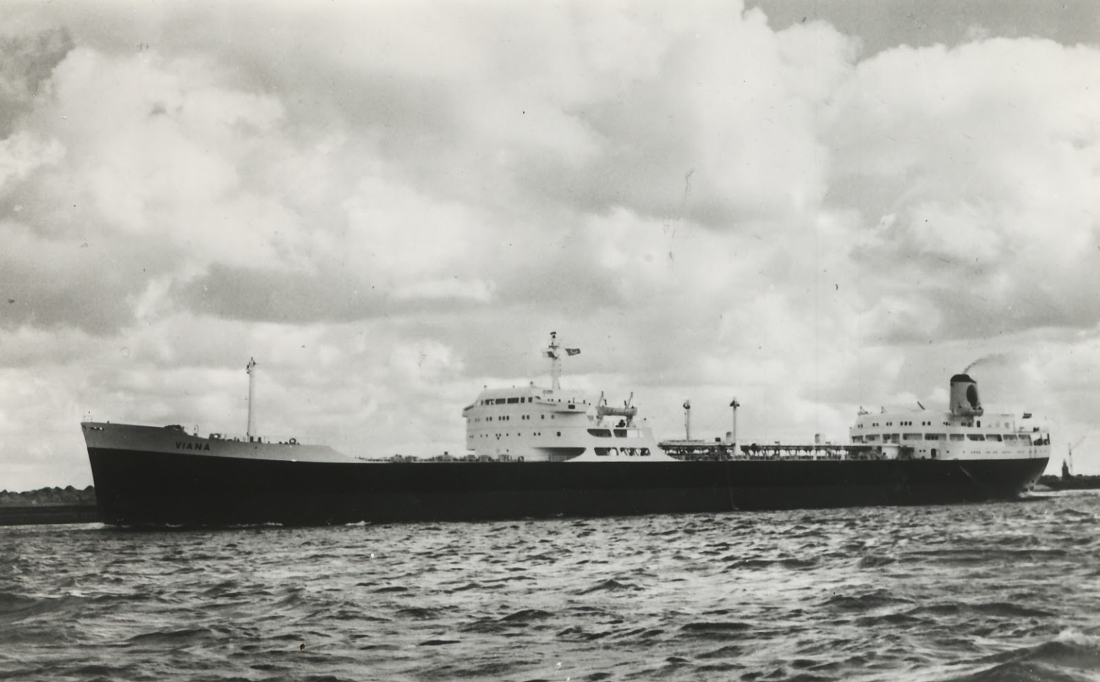 'ZIEN EN WETEN': VIANA S.S. SHELL TANKERS B.V. (DEEL 1)
