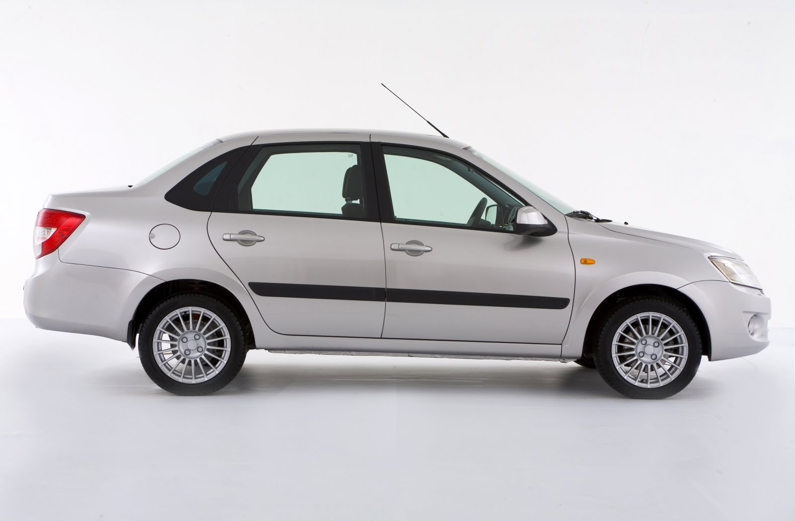 MotorDicas: Granta, o Logan da Lada