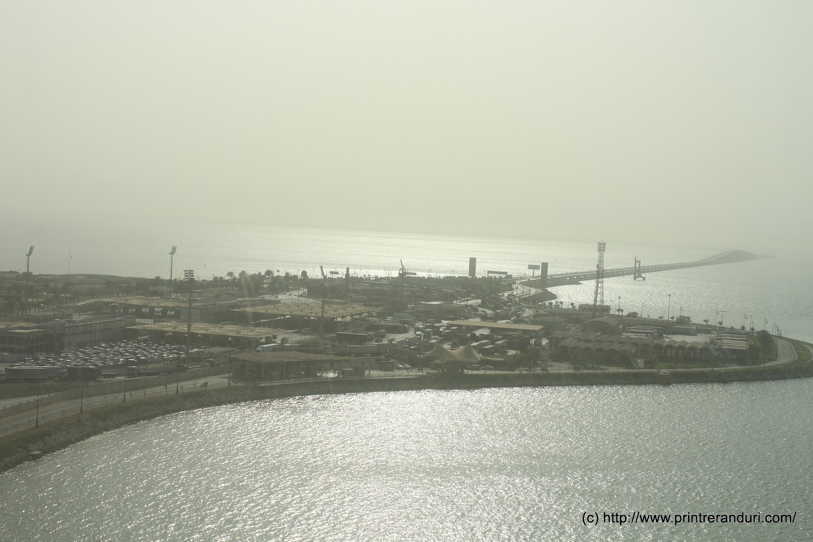 Printre rânduri: Bird's Eye View over... Saudi-Bahrain Bridge
