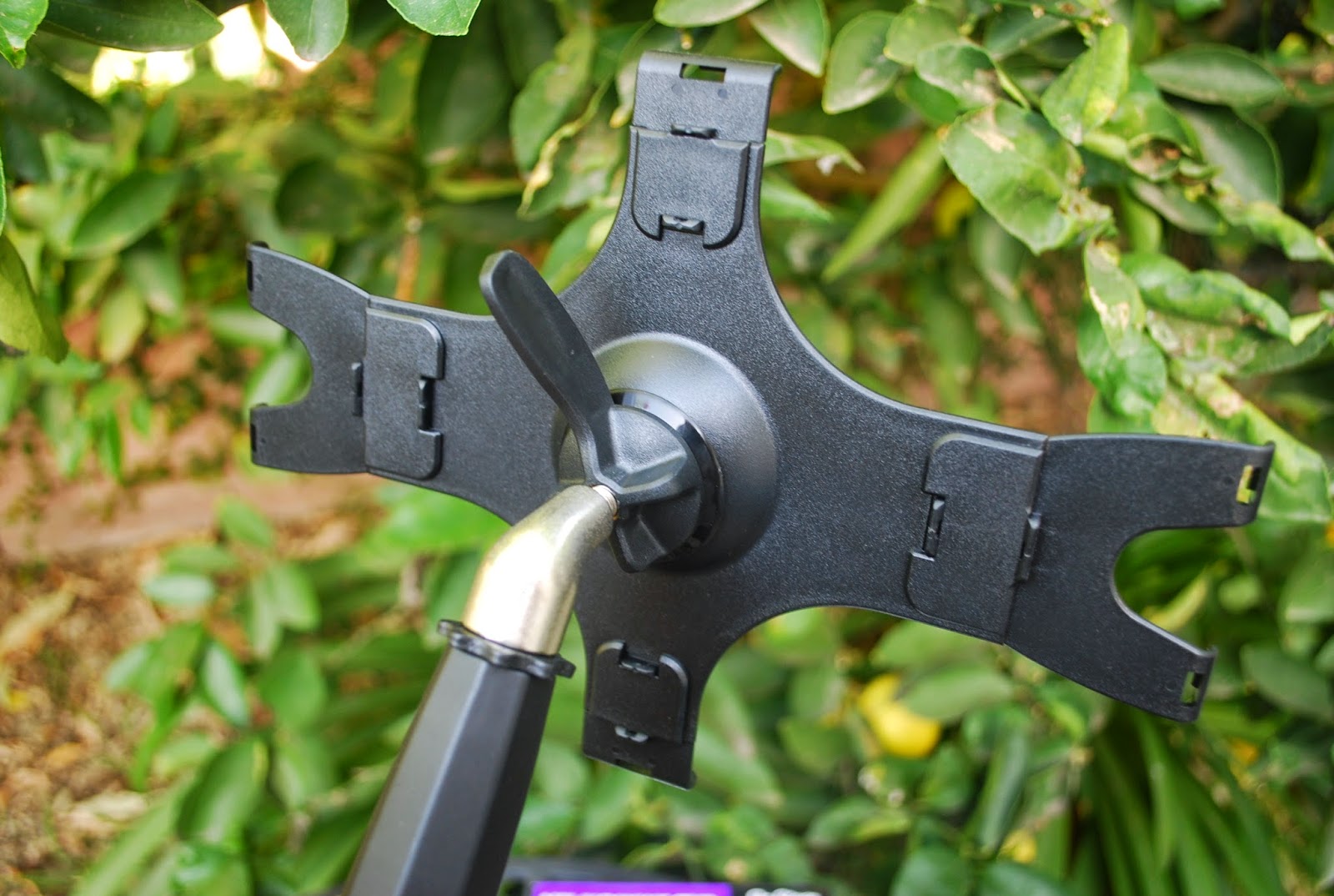 Rex and the Bass: Peavey iPad Tablet Mounting System Review