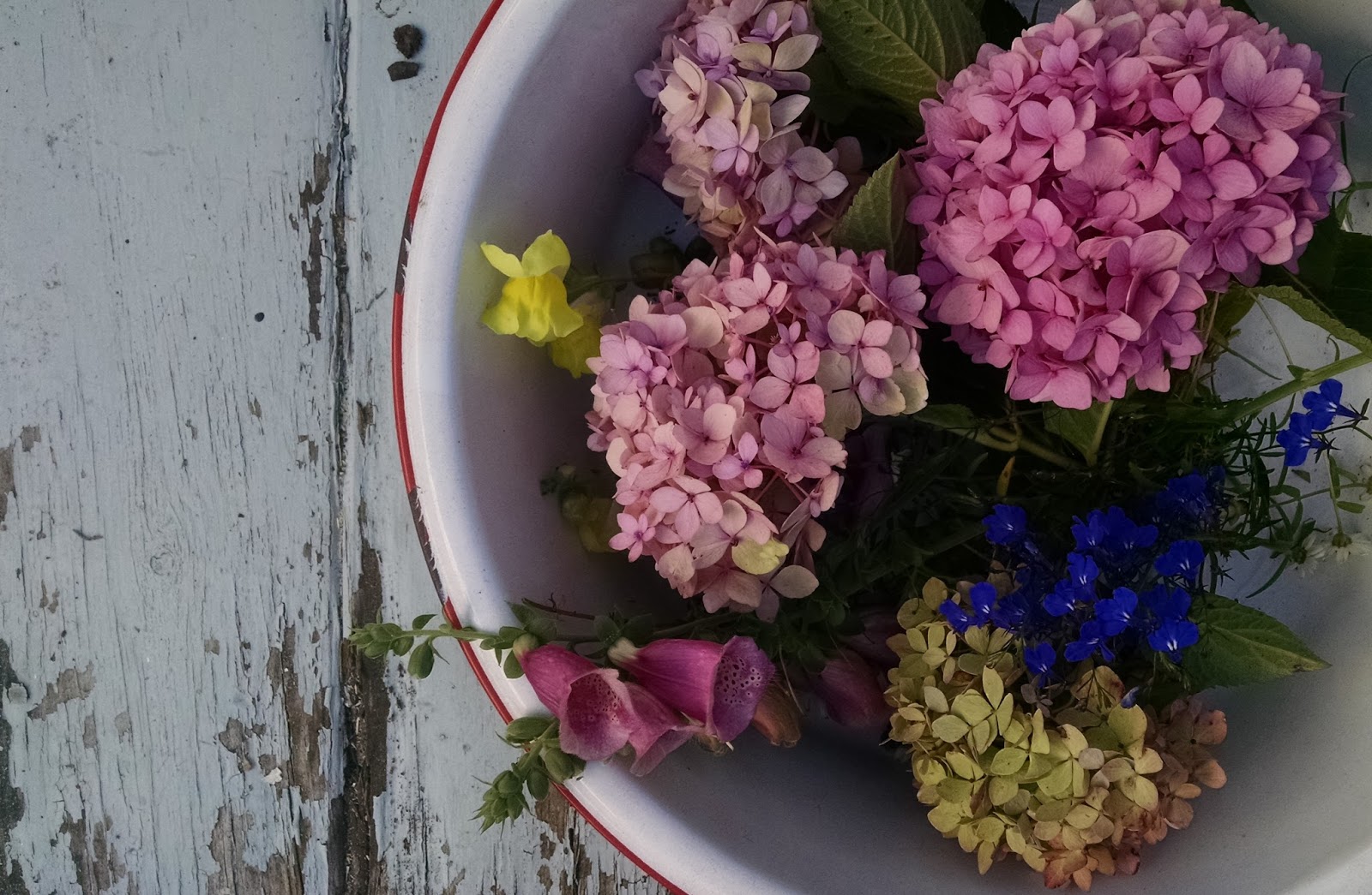 m e s s y b e d s t u d i o