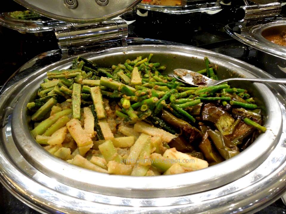 anythinglily: Boracay Travel: A Review Of Dinner Buffet @ Sea Breeze ...