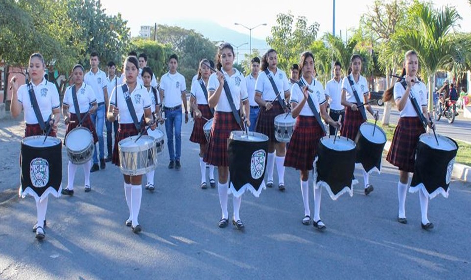 Blog del Alacran: Con ceremonia y desfile rinden honores a la bandera ...