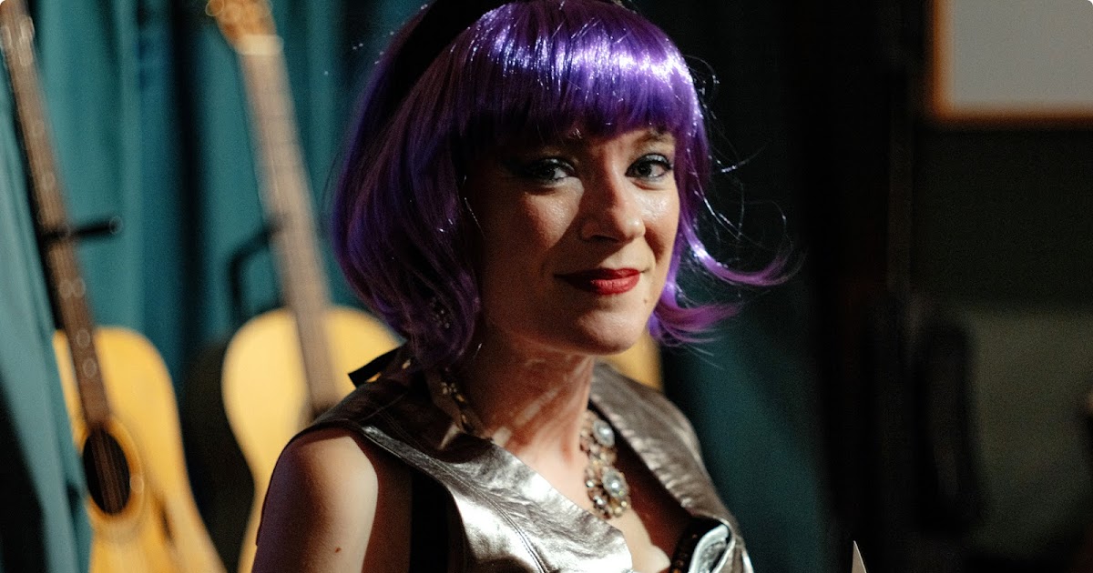 Fanatic Promotion: Jane Frank pens addictive folk-rock dis track, draws ...