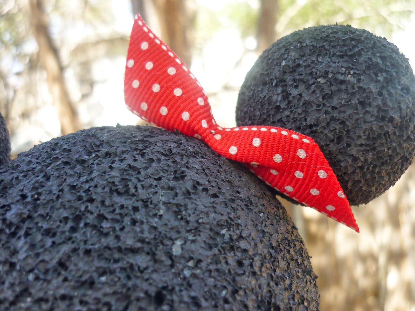 The Handy Dandy Helper: DIY Minnie Mouse Topiary