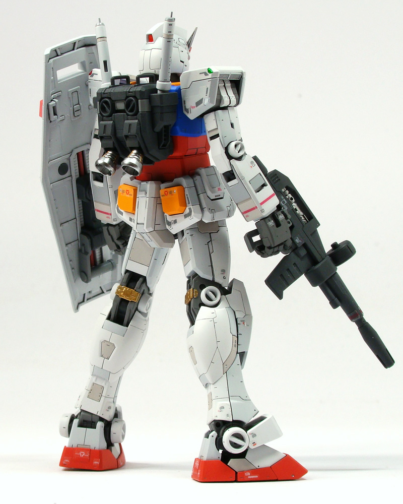 Custom Build: RG 1/144 RX-78-2 Gundam