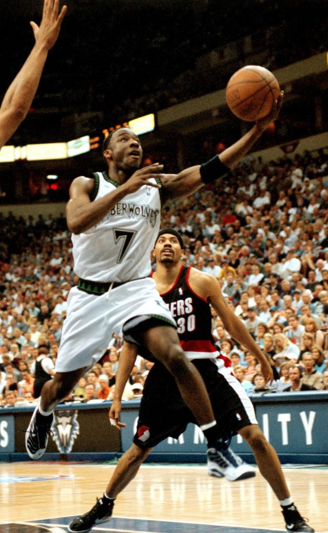 10 Fakta Menarik & Unik di Dunia: 10 Pemain Basket yang Terpendek ...