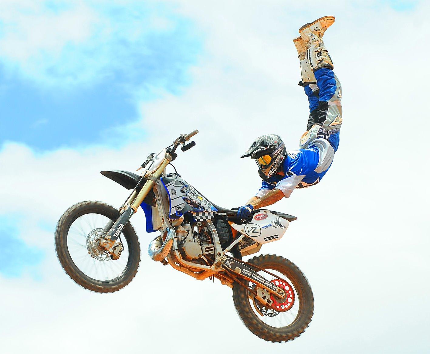 Gambar Motor Cross Atraksi - Stylecustom