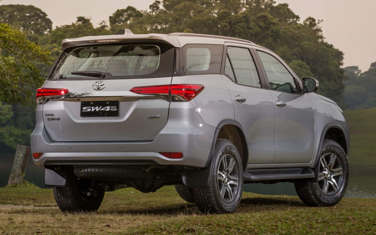 Toyota Hilux e SW4 Flex 2017: fotos, preços e detalhes | CAR.BLOG.BR