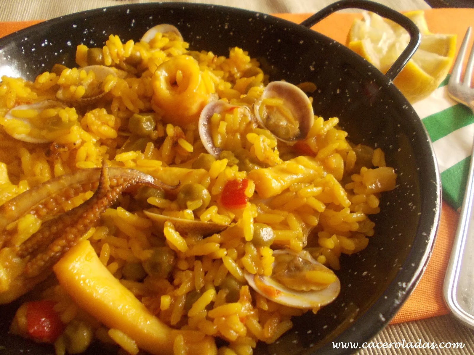 Arroz con calamares y chirlas | Caceroladas
