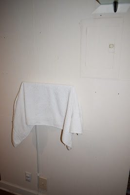 Spaces Made Perfect : How to Steps of a Photo Portrait Wall