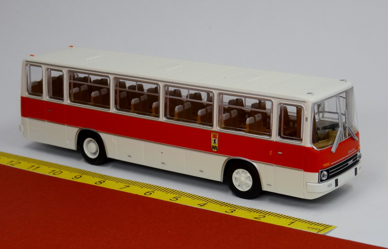 der-spielzeugschotte: Ikarus 255.71 Reisebus Sondermodelle aus Berlin ...