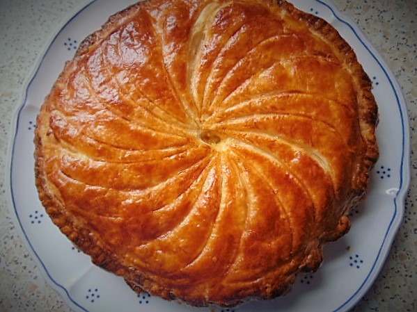 Back To The Table: Perfect Pithiviers....or.....The Easiest Apple Pie!