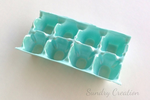 DIY: Decoupage Egg Crate