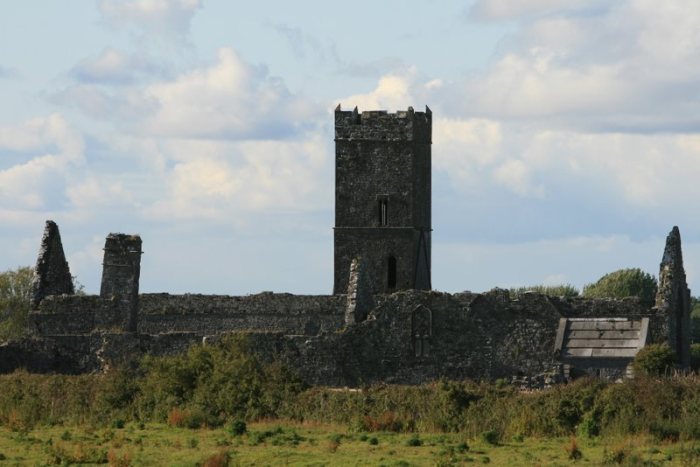 Clarecastle Village Gathering : Scenic Photos