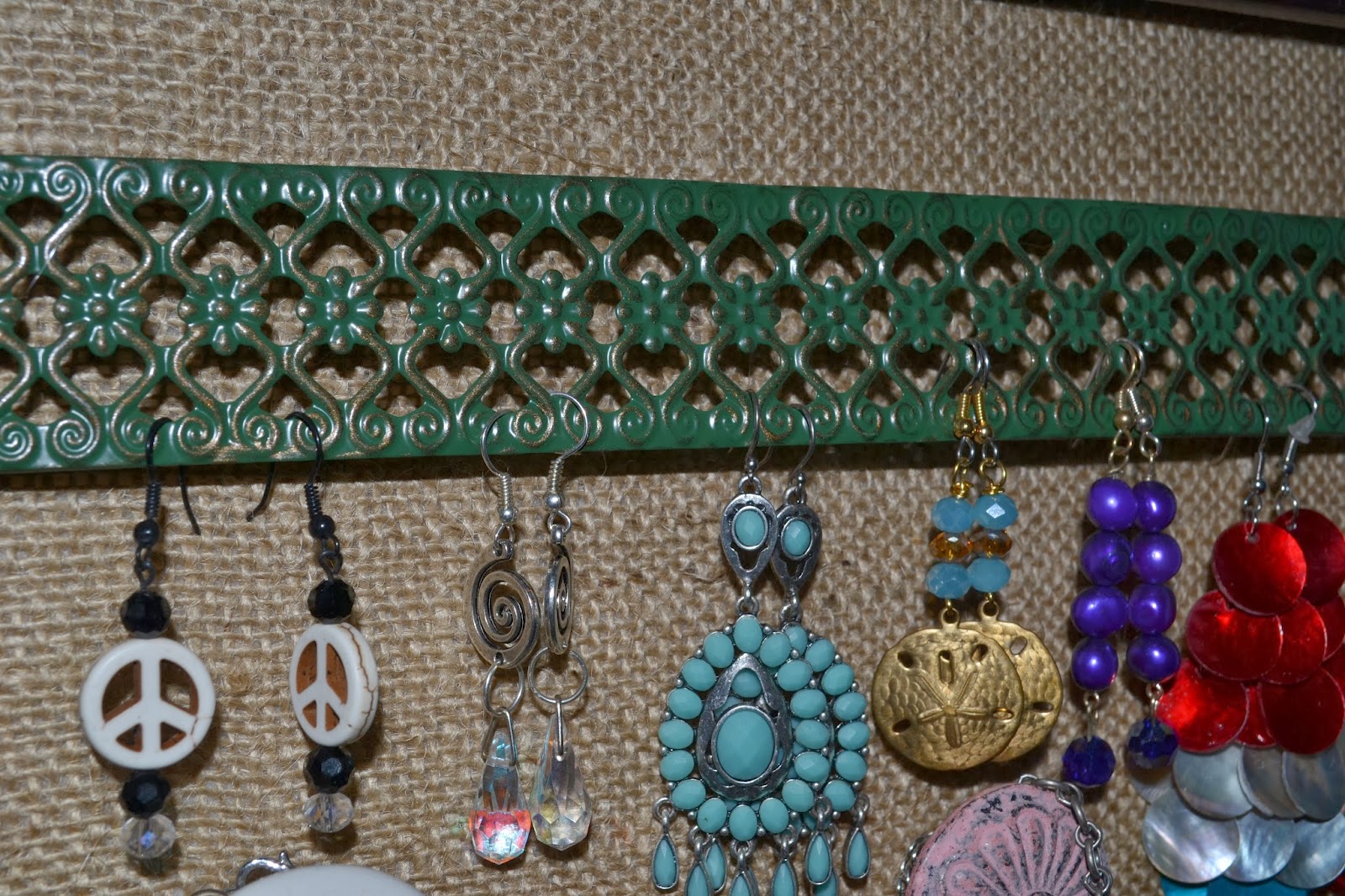 Manicures + Margaritas: DIY Necklace + Earring Board