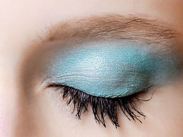 IMMAGINE: TURCHESE, IL COLORE DEL MAKE UP OCCHI ESTIVO