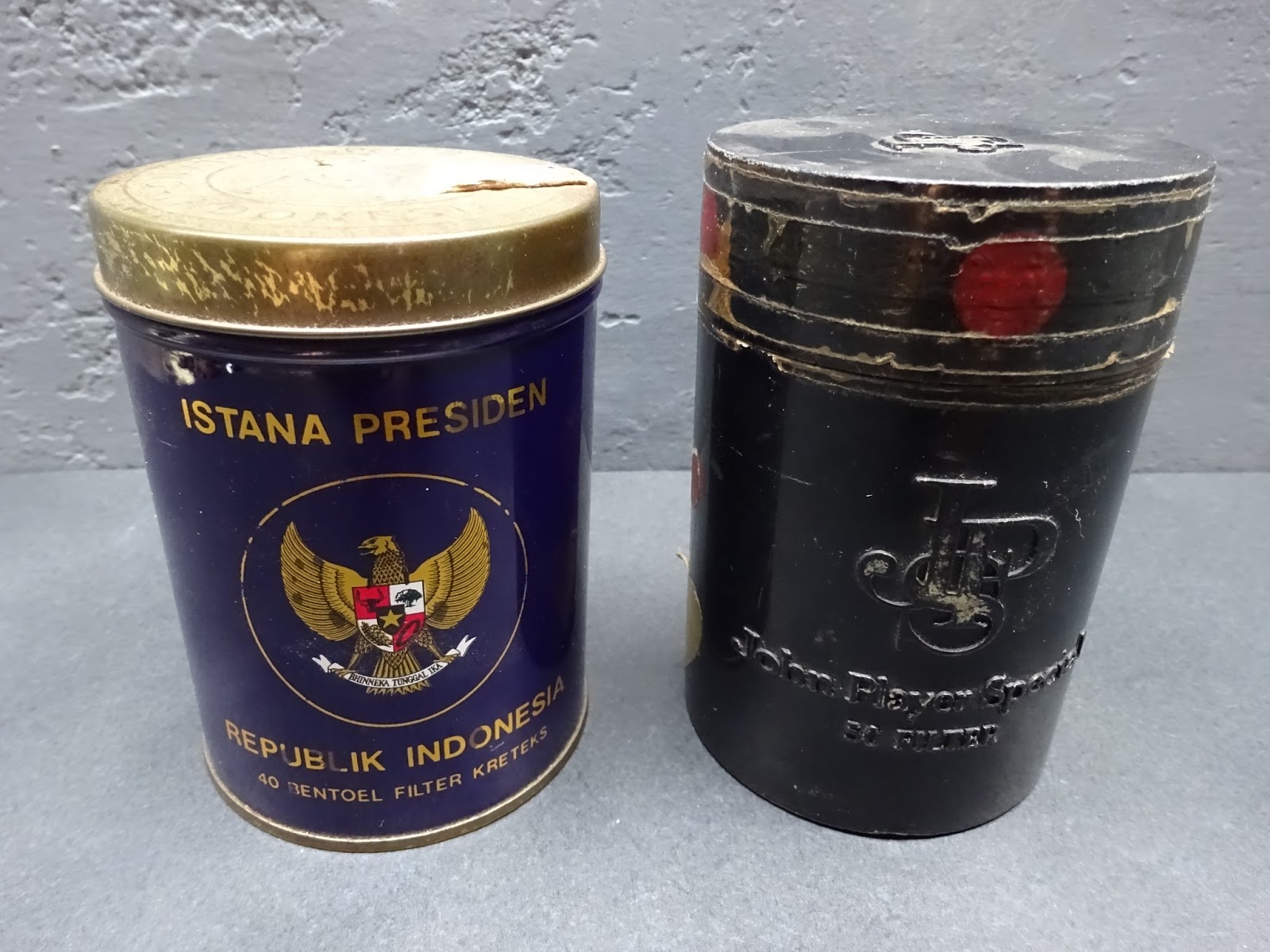 SAYANG ANTIK SOLO: KALENG ROKOK BENTOEL BIRU