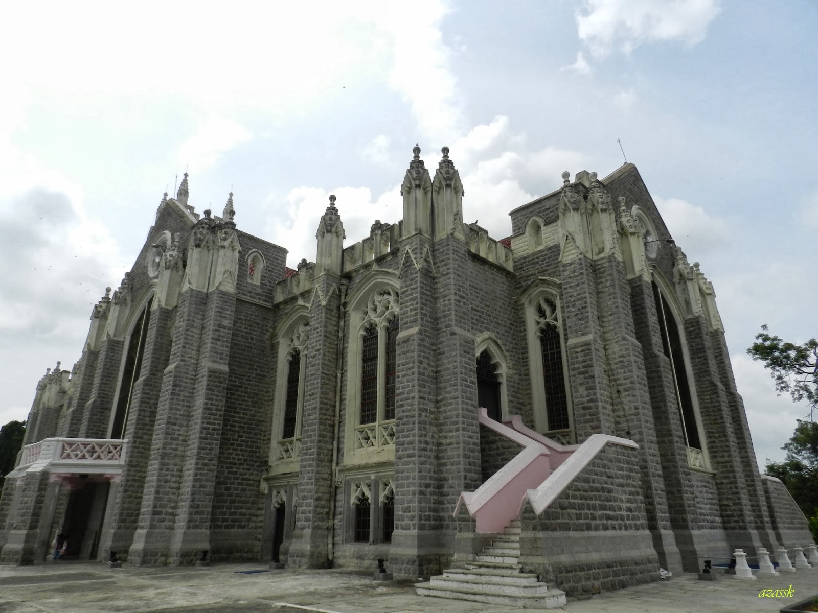 Calm-Sojourner: Medak Fort, Medak Cathedral & Pocharam dam