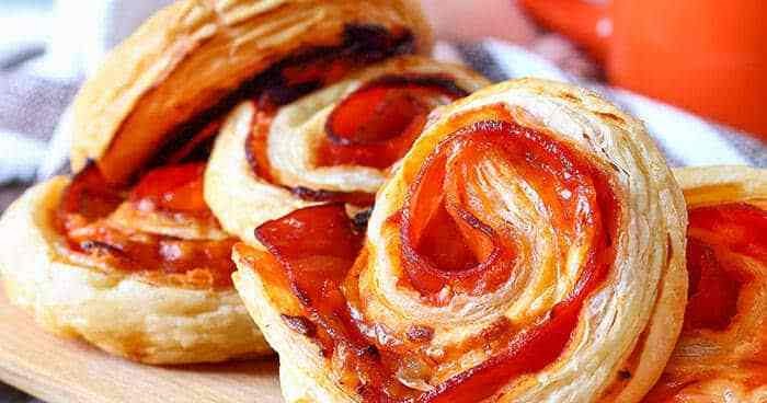 PUFF PASTRY BACON PINWHEELS WITH CHEDDAR - Food & Drink Recipes