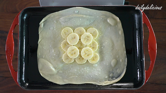 dailydelicious: Thai Banana Roti: Sweeten you day with sweet dessert!
