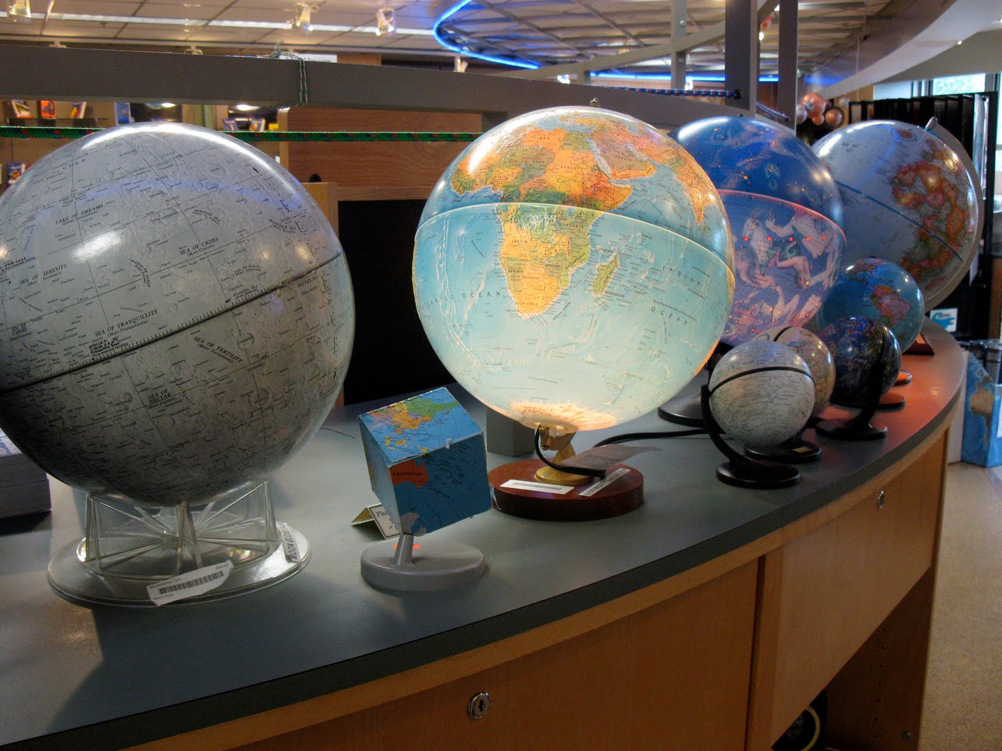 Eccentric Roadside: It's a big world after all: The world's largest ...