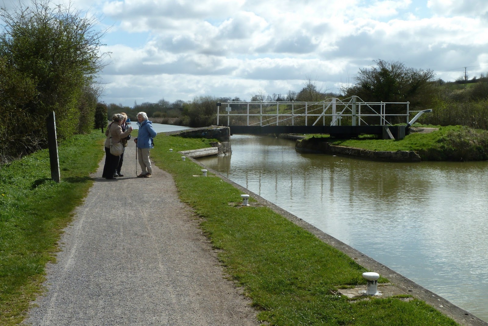 Devizes Days in Words and Pictures 2015: April 2013
