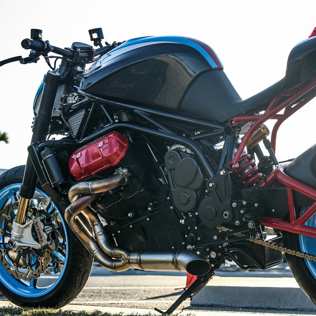 "The american" V4 1650 / Motus motorcycles + Fuller moto